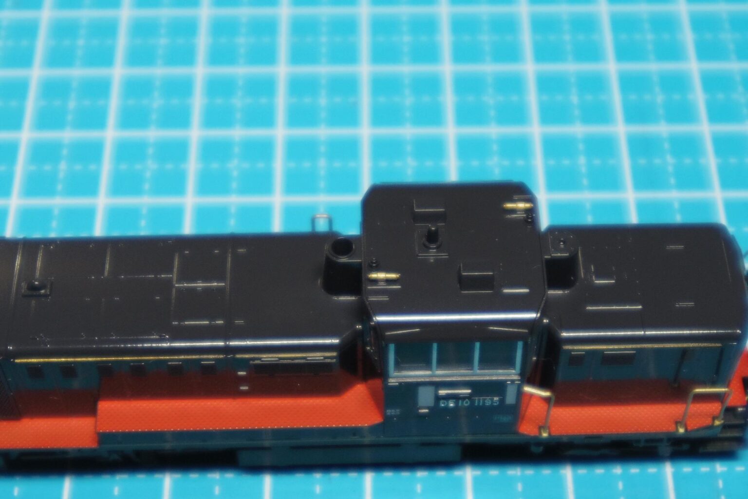 【DE10】KATOのDE10形九州仕様に付属パーツ取付・重連対応化 | ケンヤのすぺーす