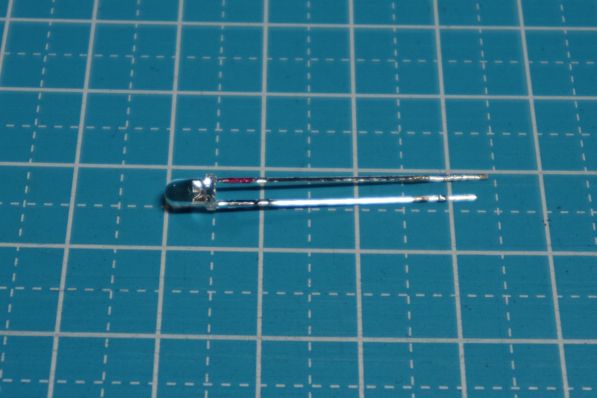 NゲージのヘッドライトをとりあえずLED化！DD13形で実践！ | ケンヤのすぺーす